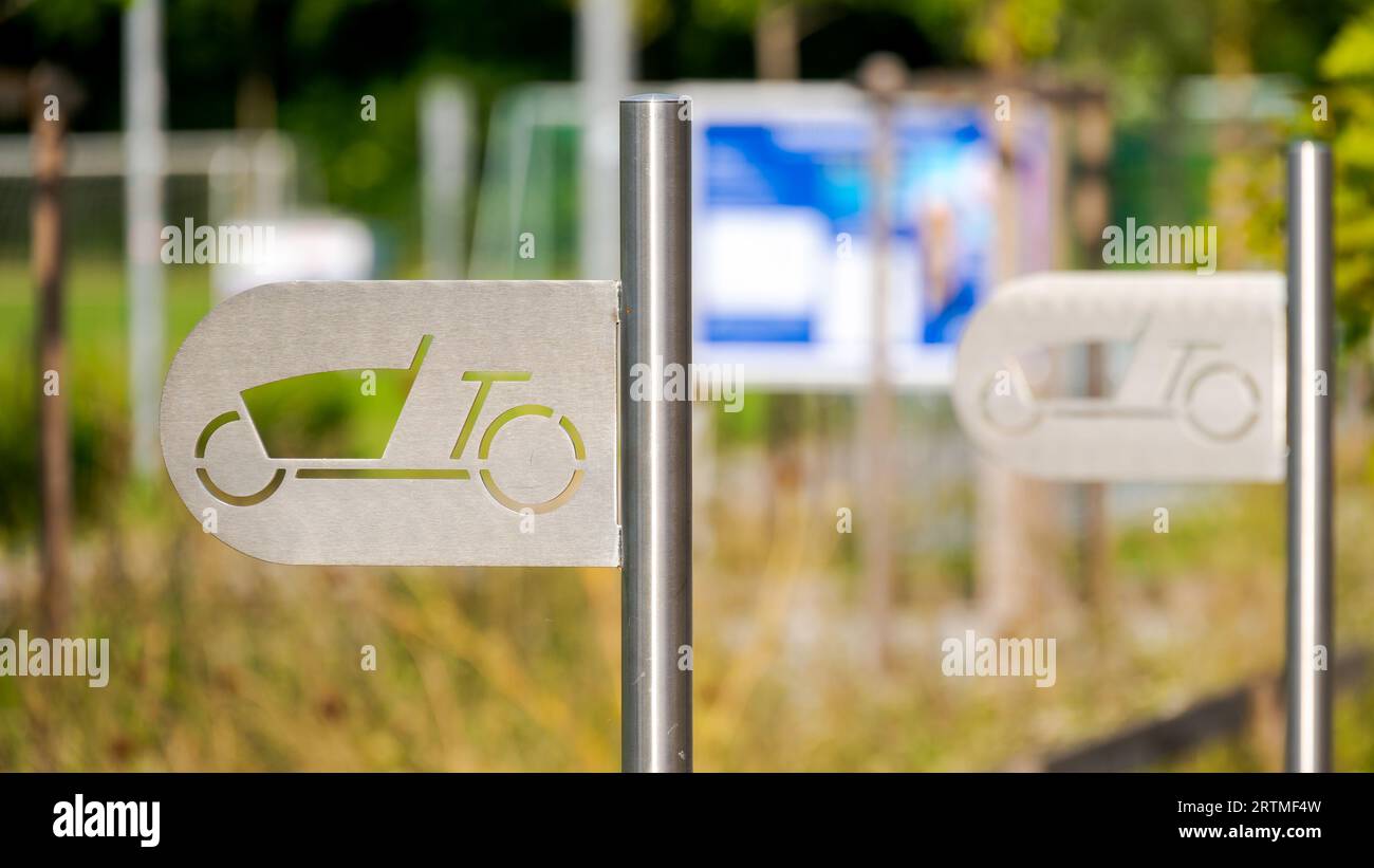Cargo bikes hi-res stock photography and images - Alamy