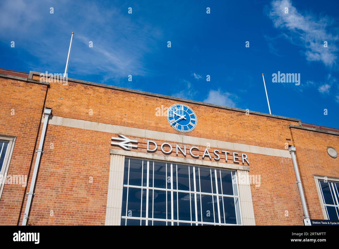 Train travel 1930s hi-res stock photography and images - Alamy