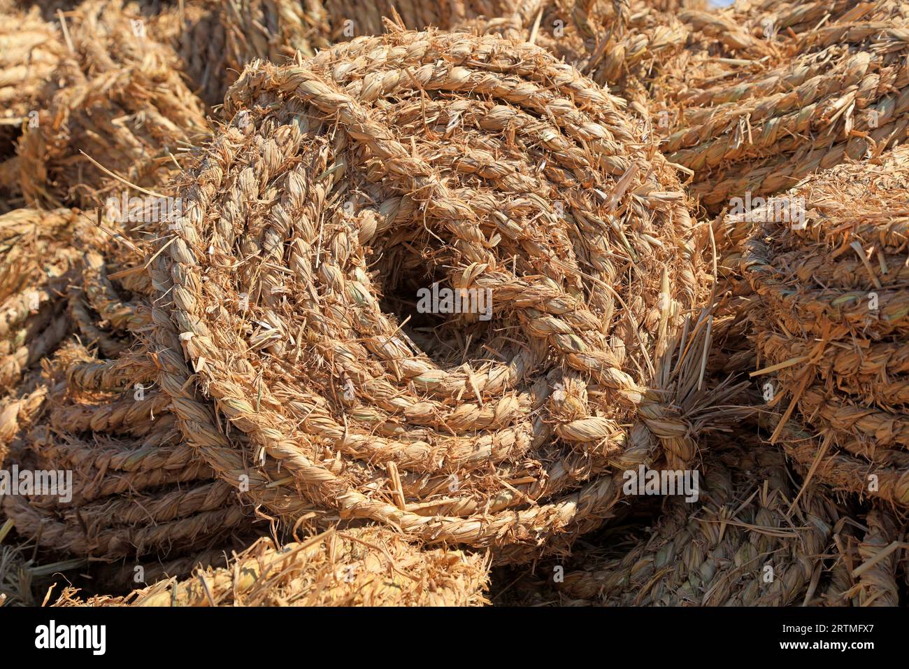 Straw rope hi-res stock photography and images - Alamy