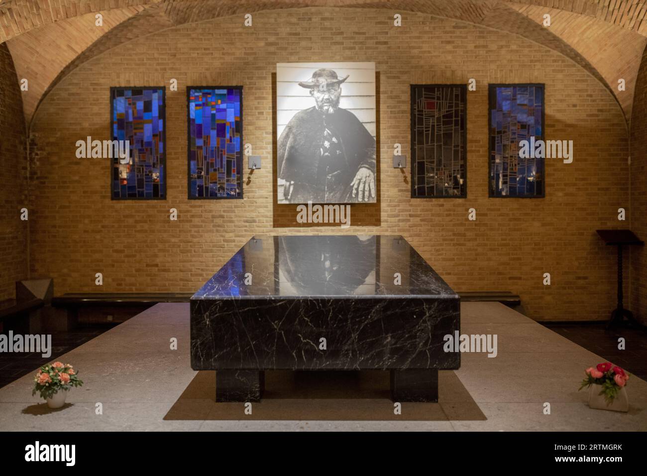 Father damien of molokai hi-res stock photography and images - Alamy