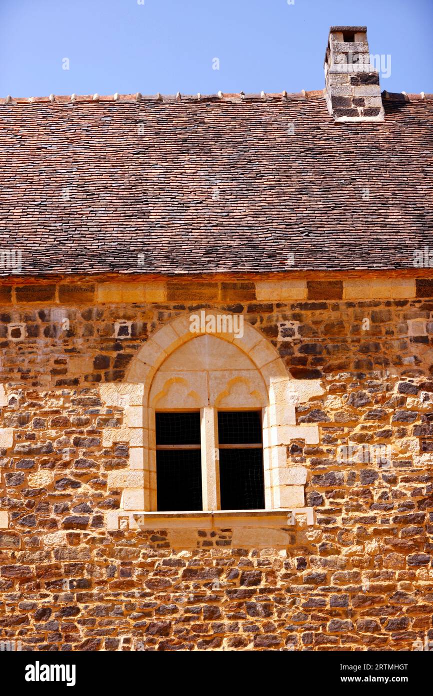 Guedelon Castle, medieval-site. Construction of a castle, using the ...