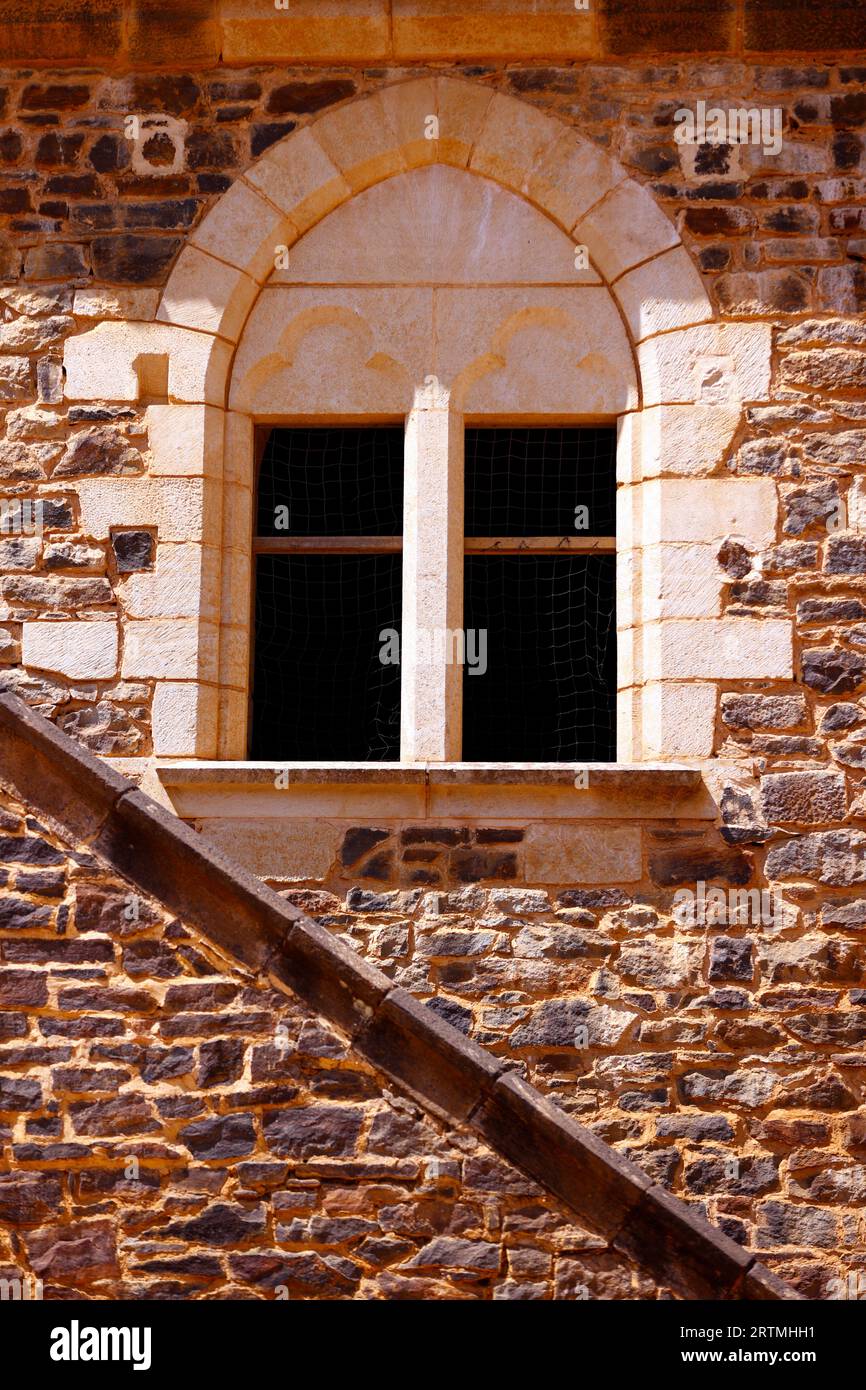 Guedelon Castle, medieval-site. Construction of a castle, using the ...