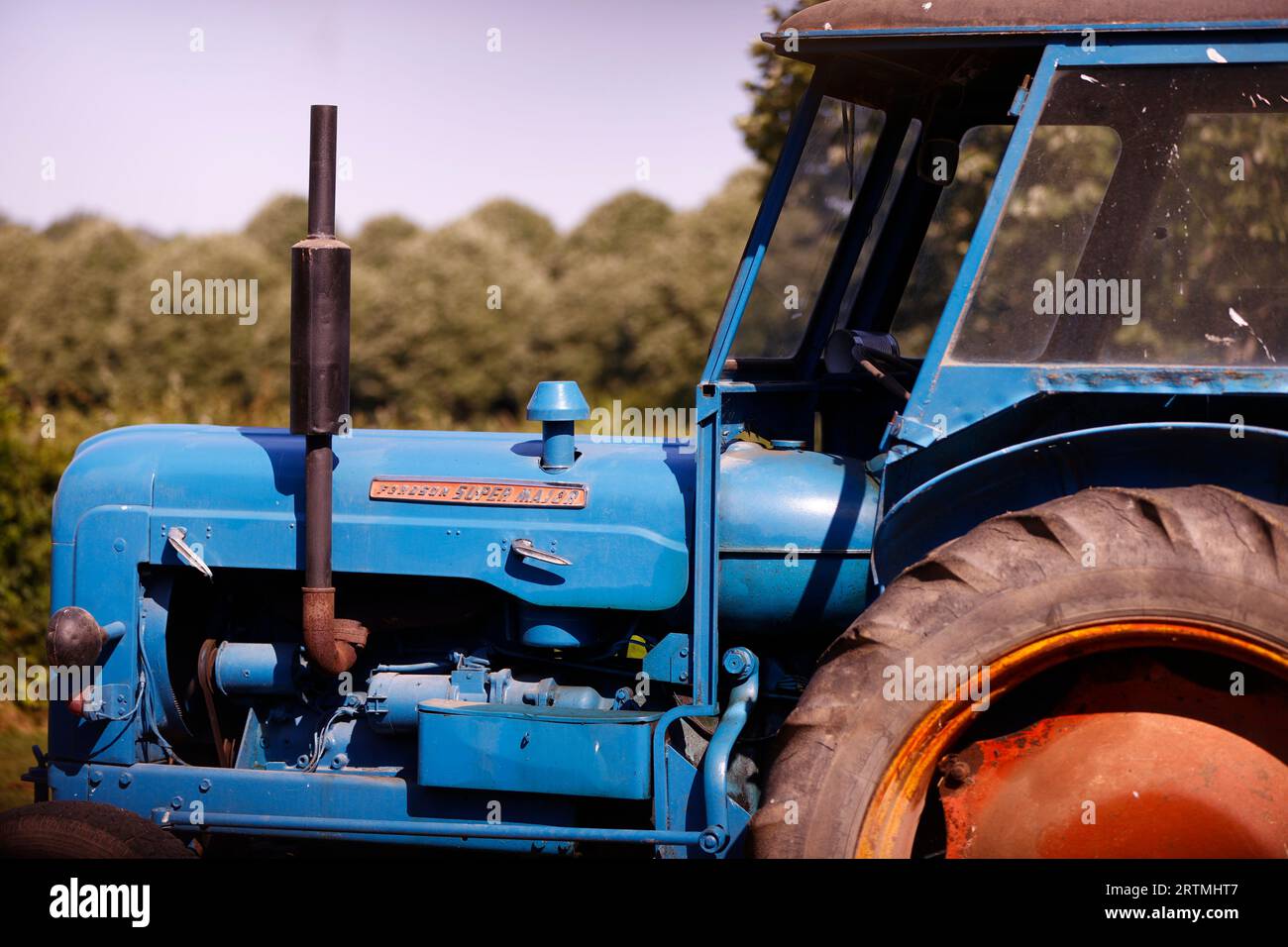 Old blue tractor hi-res stock photography and images - Alamy