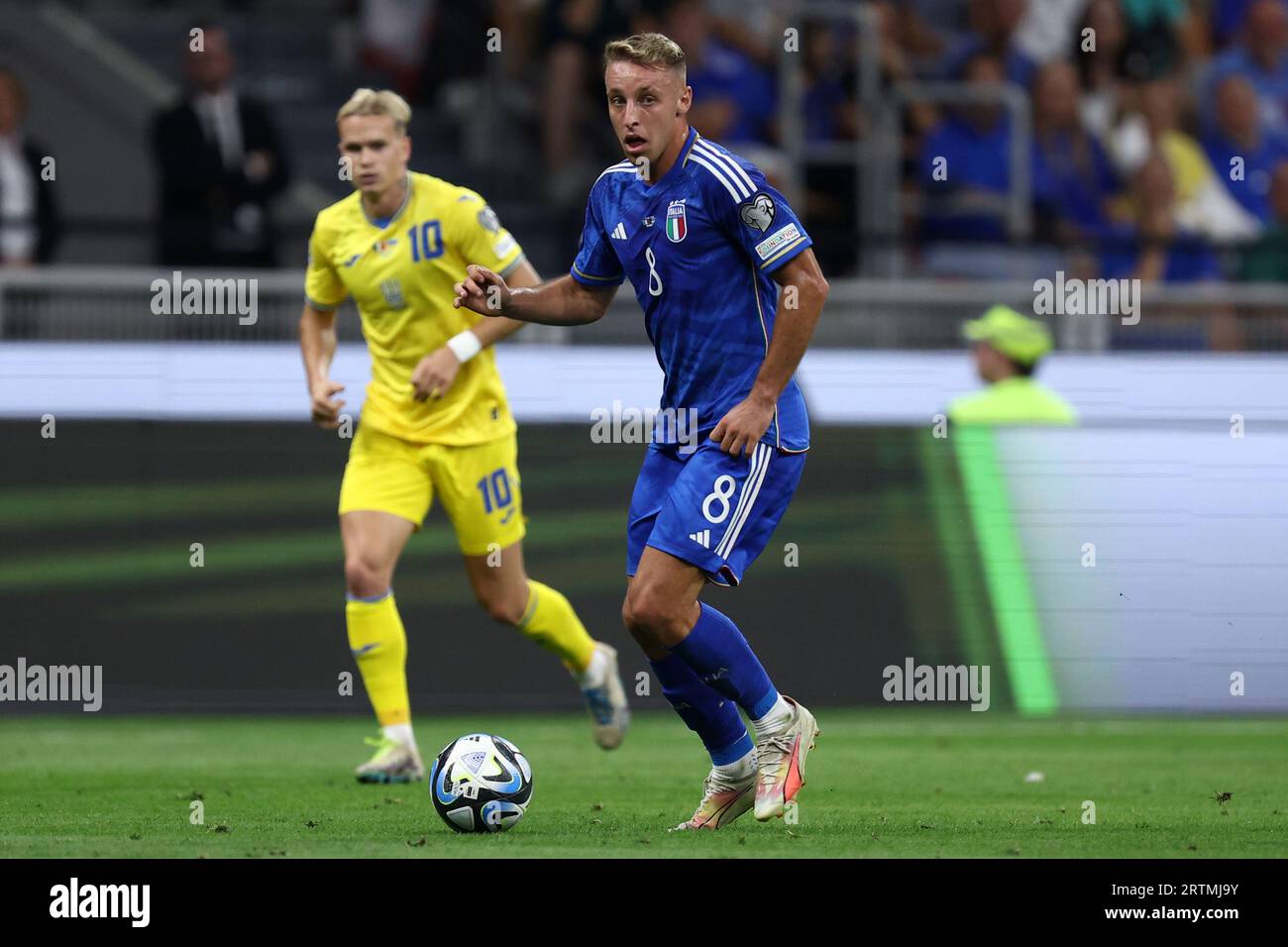 Davide Frattesi of Italy controls the ball during the UEFA EURO 2024 ...