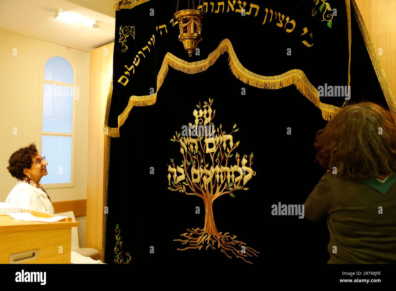 Jewish faithful in a Paris synagogue, France Stock Photo - Alamy