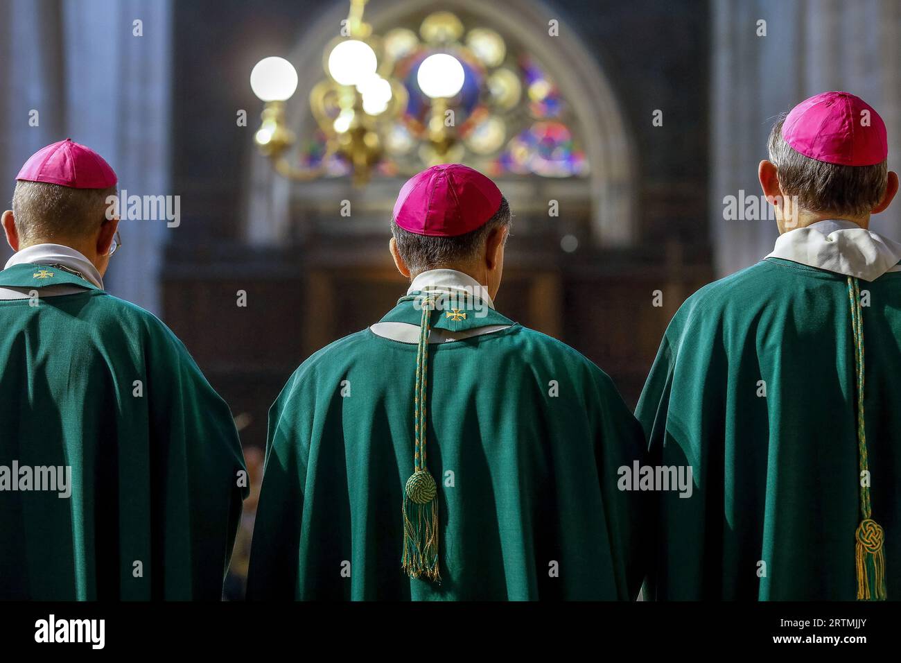 Messe d’imposition du pallium à Mgr Laurent Ulrich, archevêque ...