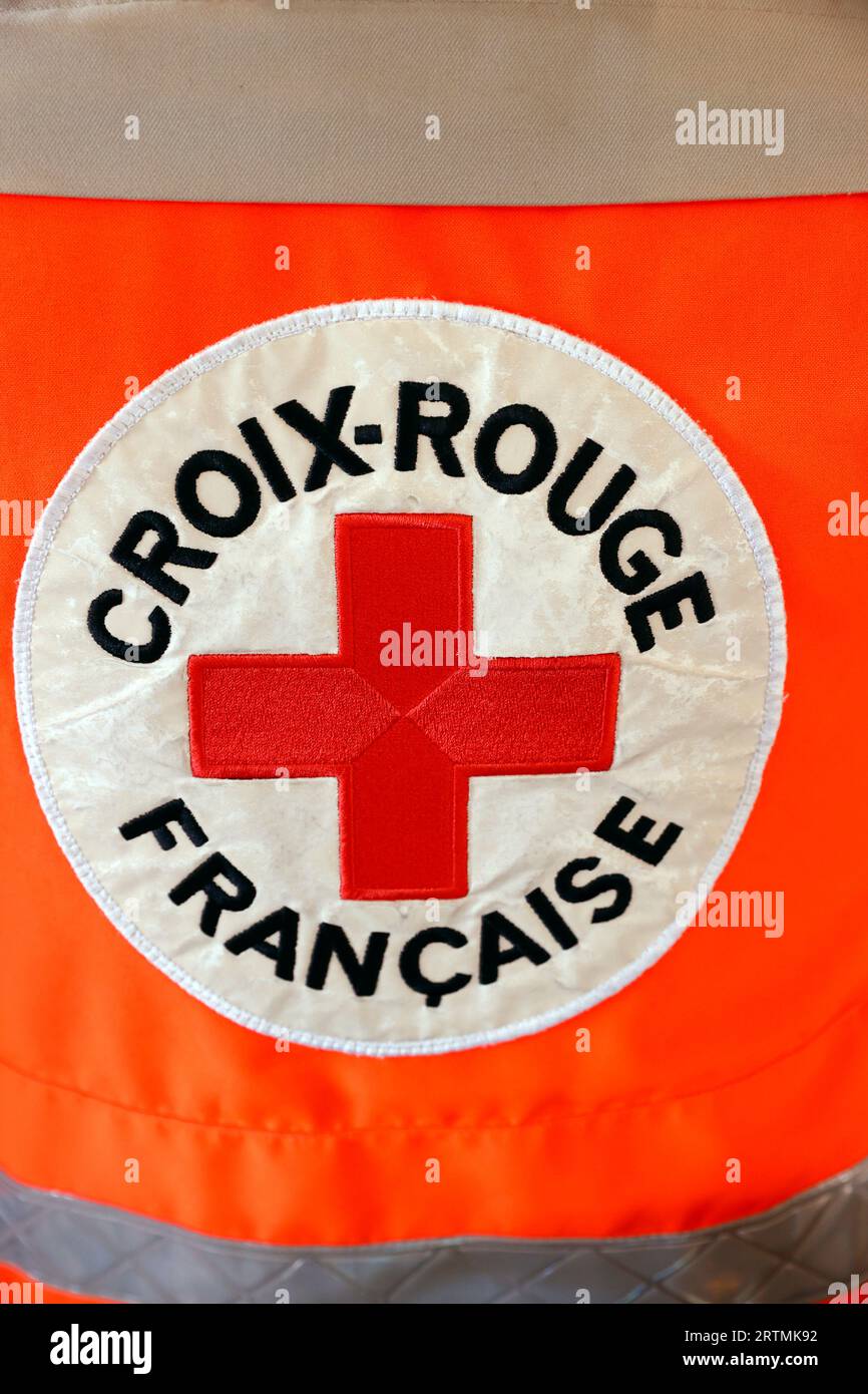 Red cross worker clothing hi-res stock photography and images - Alamy
