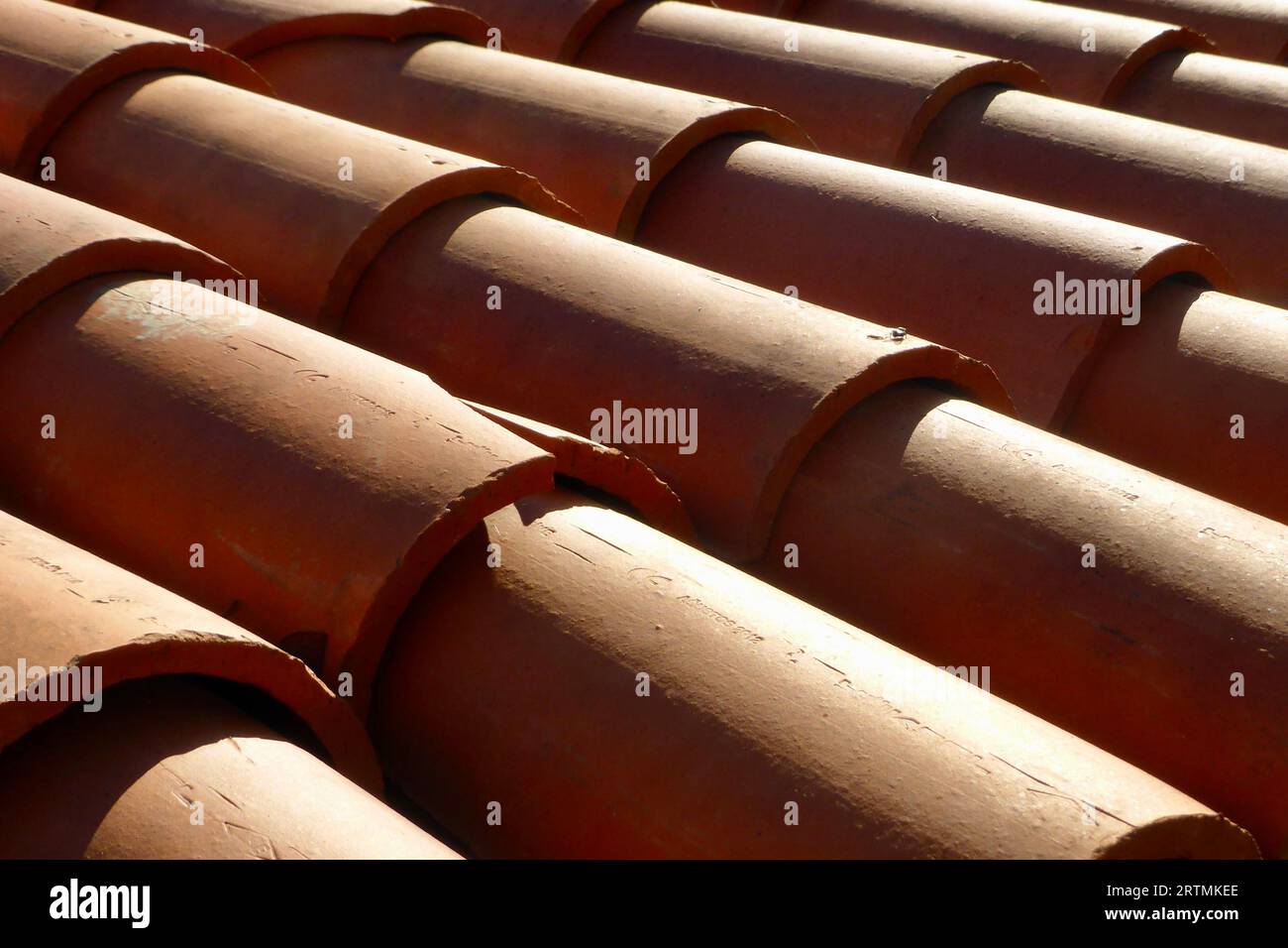Red rooftop baked clay tiles hi-res stock photography and images - Alamy
