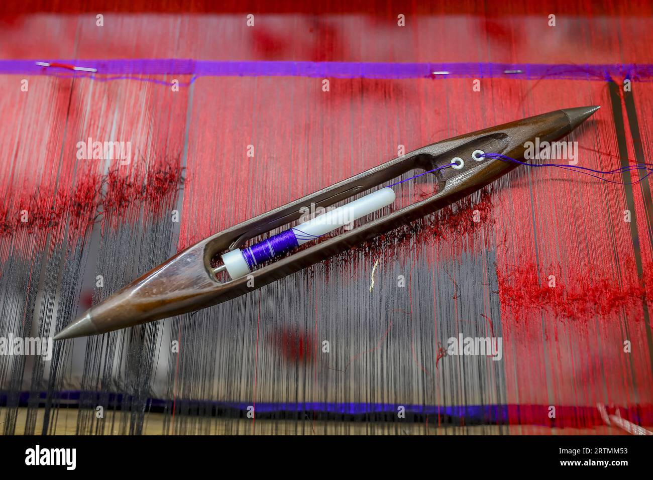 Handloom shuttle in Suregaon, Maharashtra, India Stock Photo - Alamy