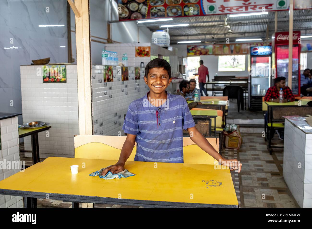 Indien restaurant hi-res stock photography and images - Alamy