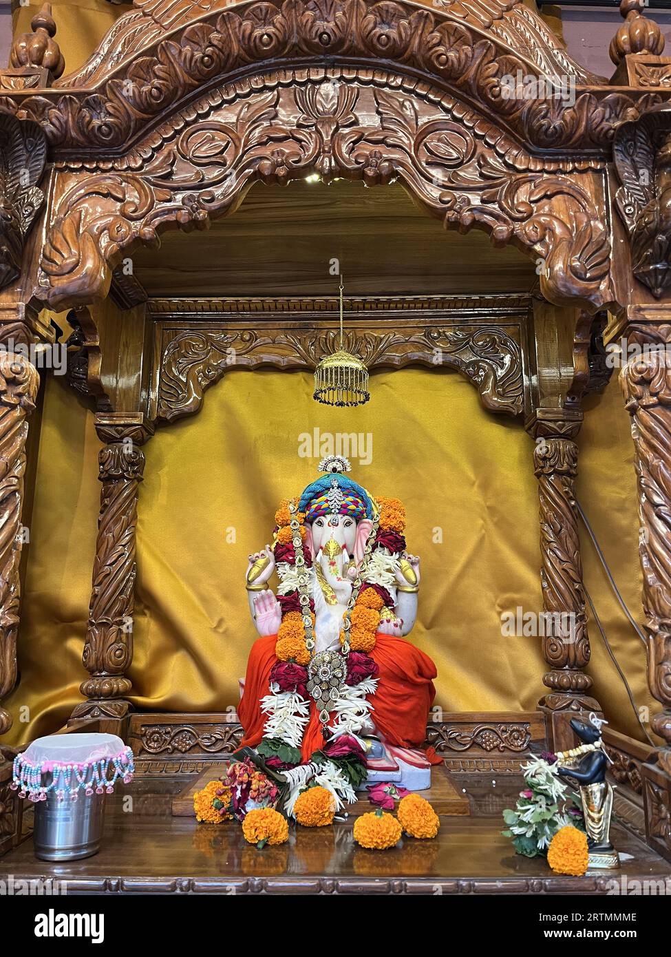 Hindu god Ganesh murthi (statue) in Govardhan Ecovillage, Maharashtra ...
