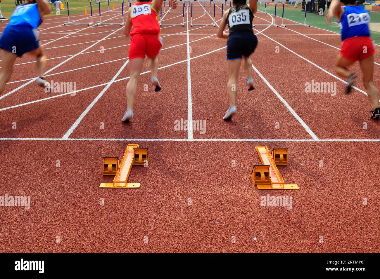 Sprint start hi-res stock photography and images - Alamy