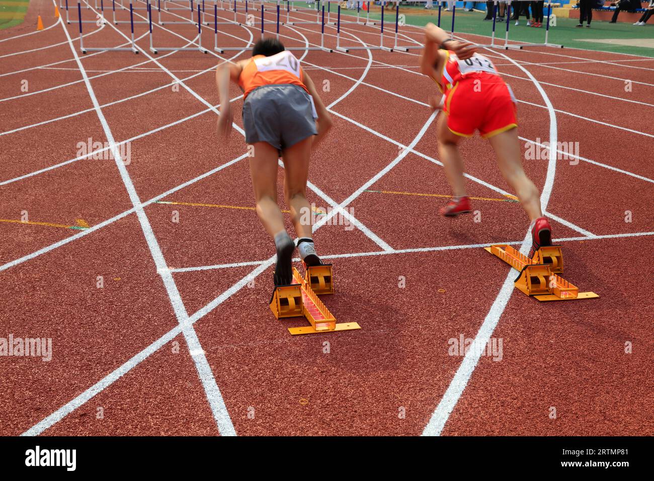 100 sprint start Stock Photo - Alamy