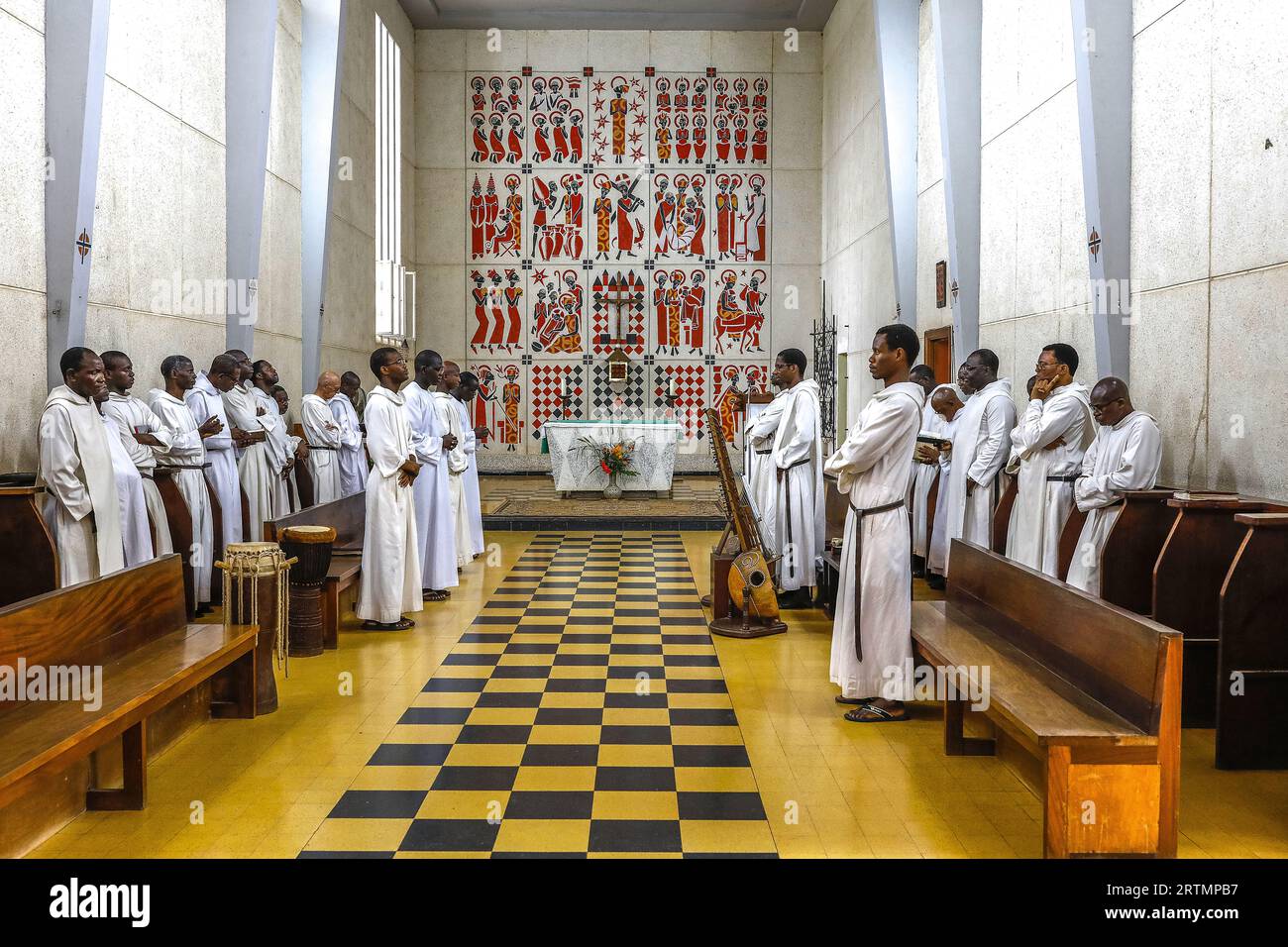 Sunday mass in Keur Moussa benedictine abbey church, Keur Moussa ...