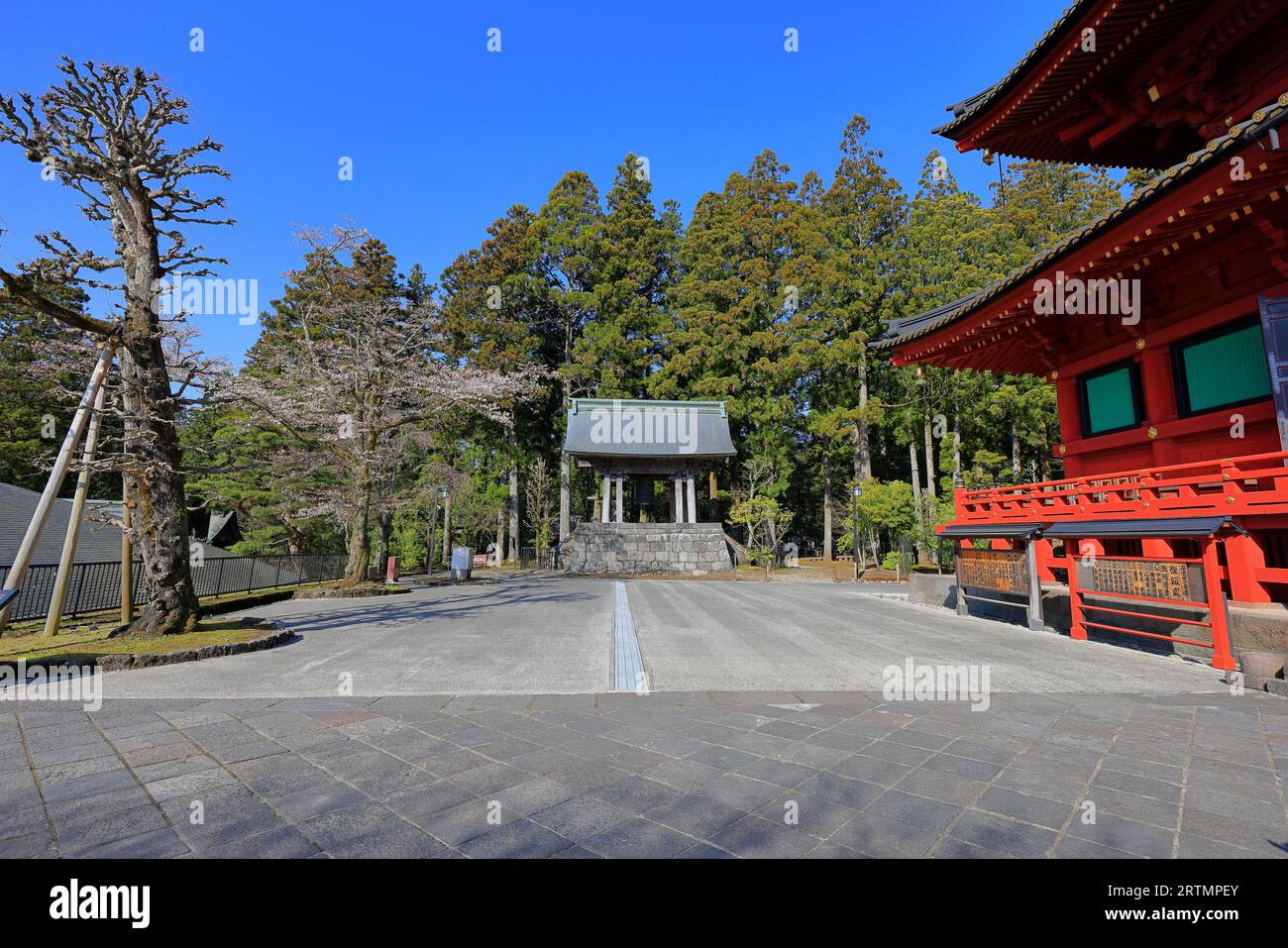 Nikkozan Rinnoji Temple (Buddhist complex with a renowned wooden hall ...