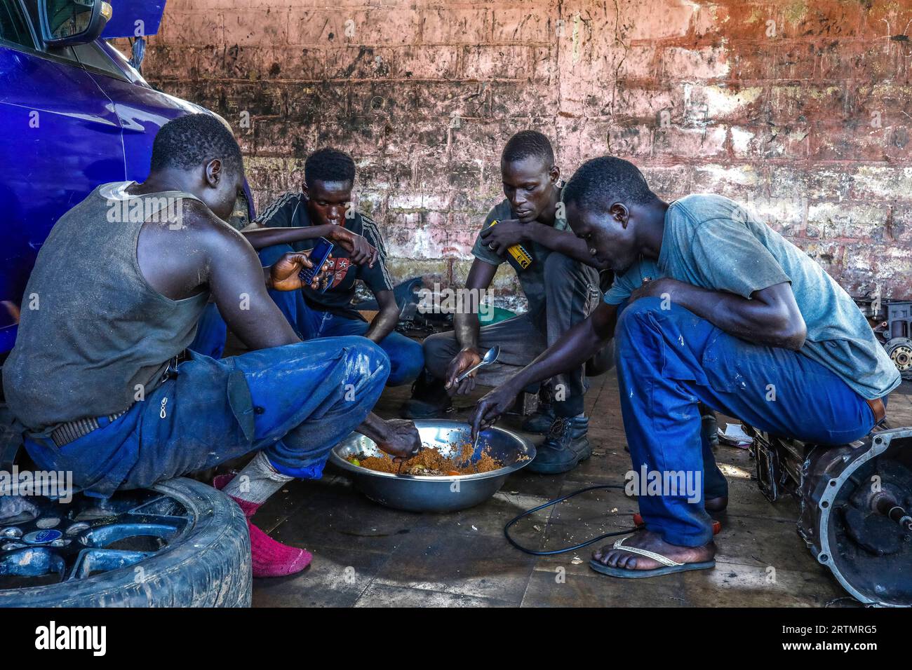Repas africain senegal hi-res stock photography and images - Alamy