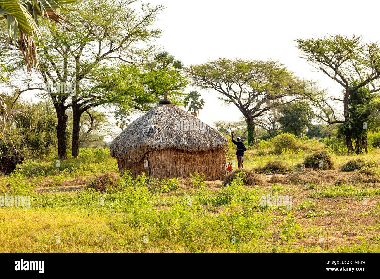 Outside a hut hi-res stock photography and images - Alamy