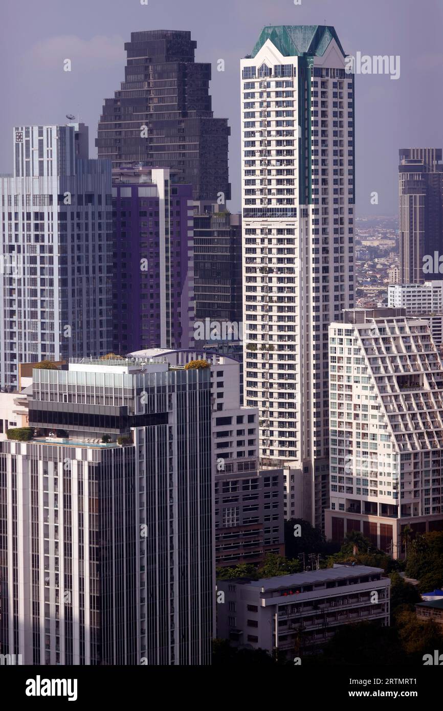 Bangkok skyline towards silom road hi-res stock photography and images ...