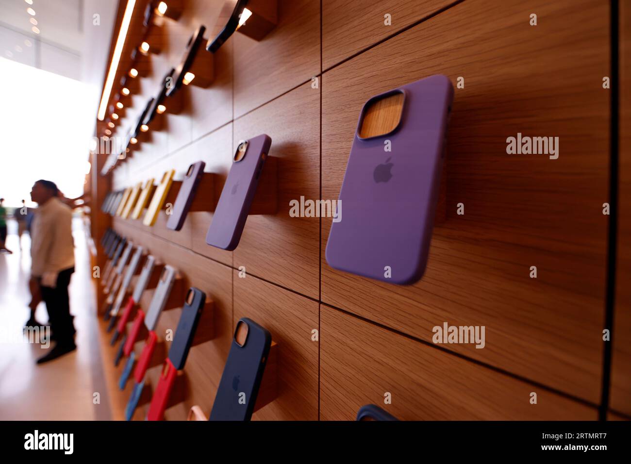 Iconsiam shopping mall. Apple Store. Bangkok. Thailand Stock Photo - Alamy