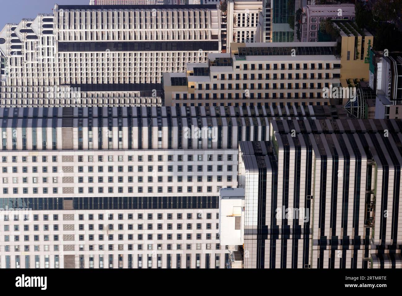 Bangkok skyline towards silom road hi-res stock photography and images ...