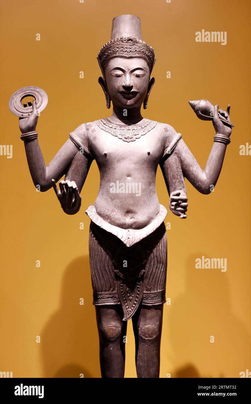 Bangkok National Museum. Four arms Vishnu. Ayutthaya. 16 th century ...