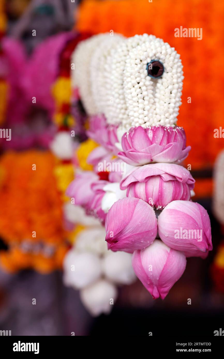 Indian flower shop at Sri Maha Mariamman Temple. Flower garlands used ...