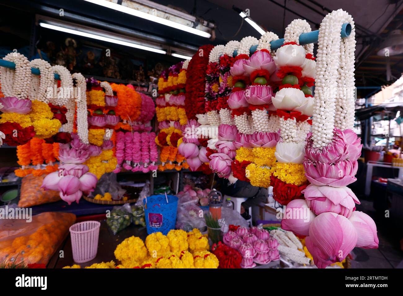 Indian flower shop at Sri Maha Mariamman Temple. Flower garlands used ...