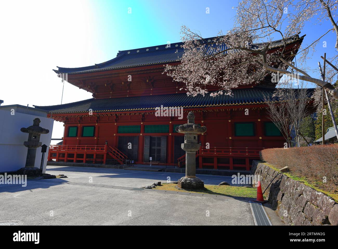 Nikkozan Rinnoji Temple (Buddhist complex with a renowned wooden hall ...