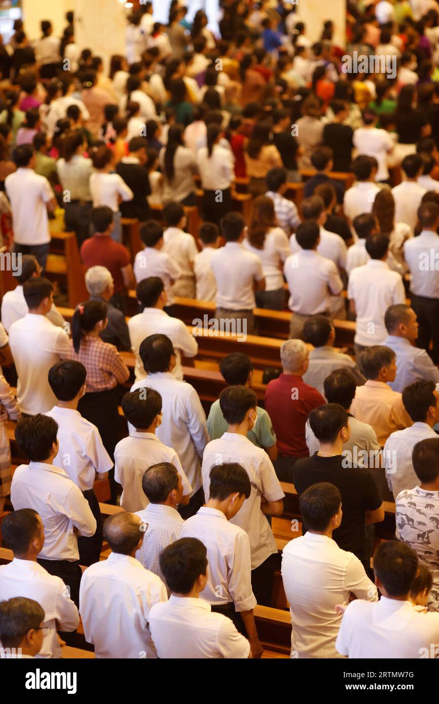 Song Vinh catholic church. Catholic devotees during Holy Thursday Mass ...