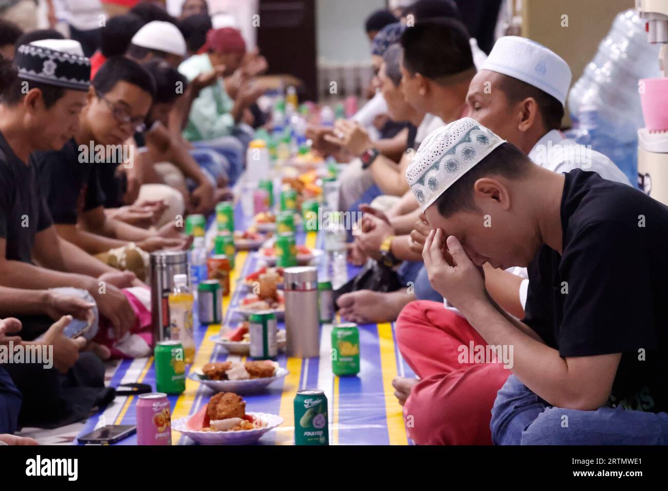 Iftar (Ramadan dinner breaking the day-long fast) at Saigon mosque ...