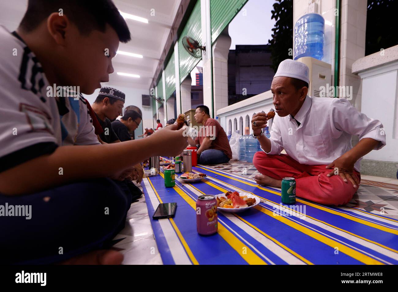 Iftar (Ramadan dinner breaking the day-long fast) at Saigon mosque ...