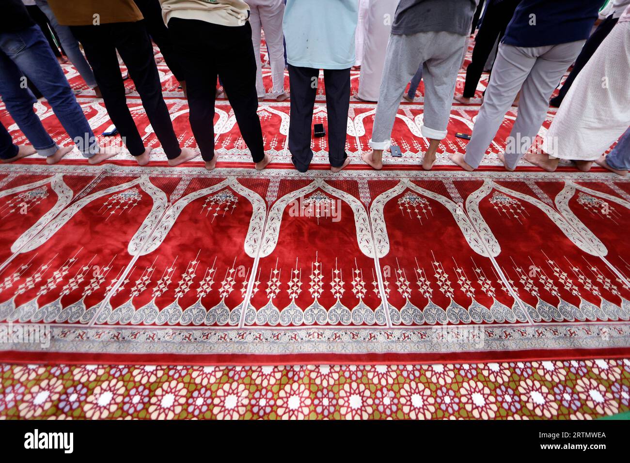 Muslim men at prayer, Salah Muslim Prayer at Saigon Mosque. Vietnam ...