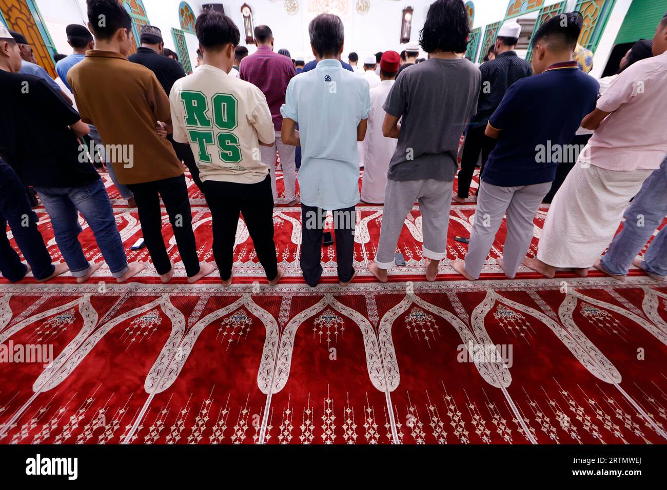 Salah islamic prayer hi-res stock photography and images - Alamy