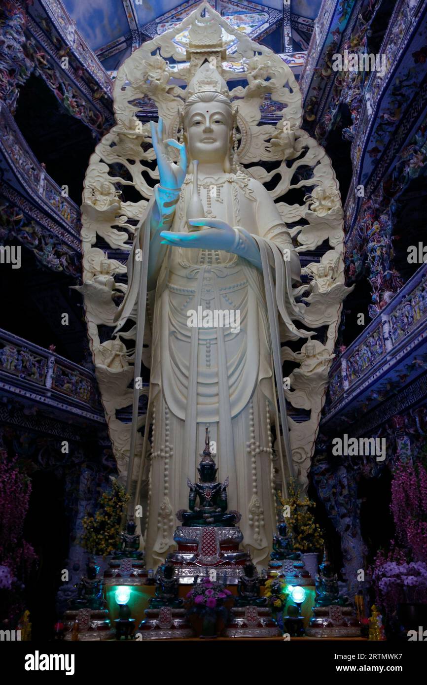 Linh Phuoc Buddhist Pagoda. Bodhisattva Avalokiteshvara. Guanyin ( Quan ...