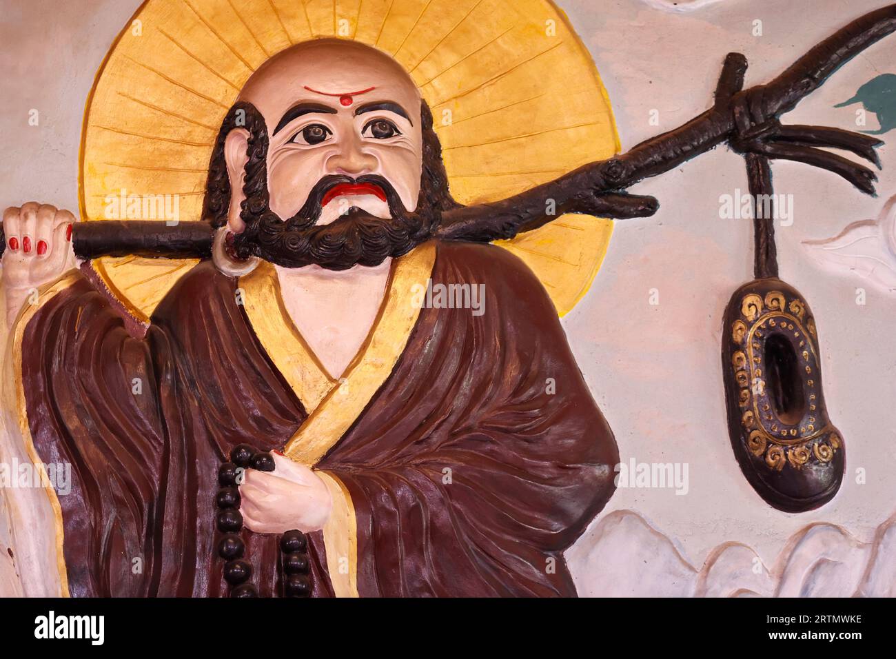 Statue of bodhidharma hi-res stock photography and images - Alamy