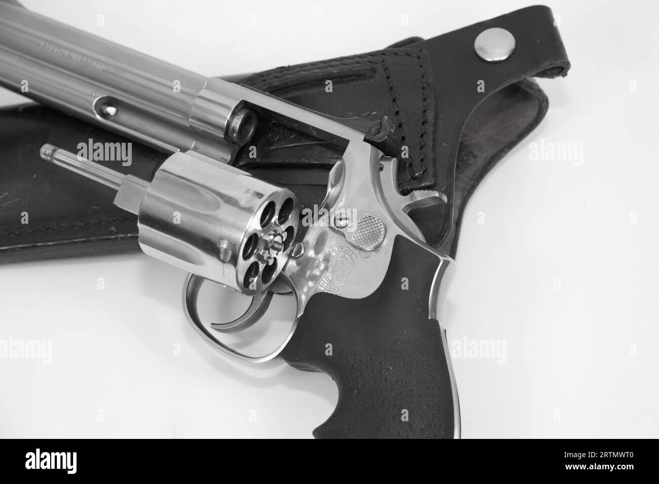 FMJ Smith & Wesson 686 Revolver in .357 magnum from personal collection ...