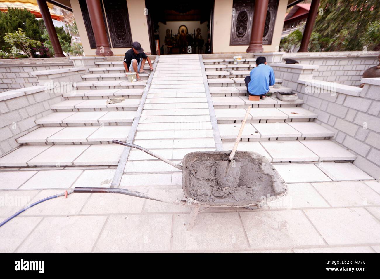 Manual labourer hi-res stock photography and images - Alamy