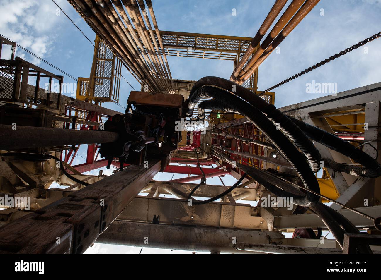 Petroleum drilling rig hi-res stock photography and images - Alamy