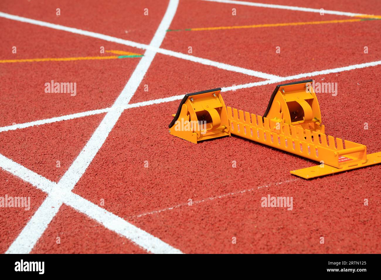 starting frame on the plastic runway Stock Photo - Alamy
