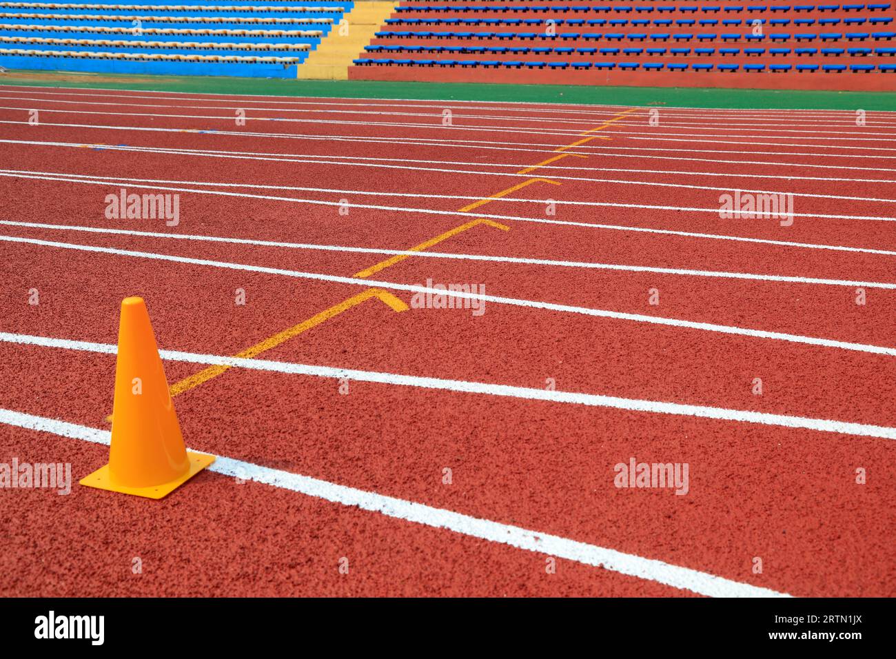 Plastic runways hi-res stock photography and images - Alamy