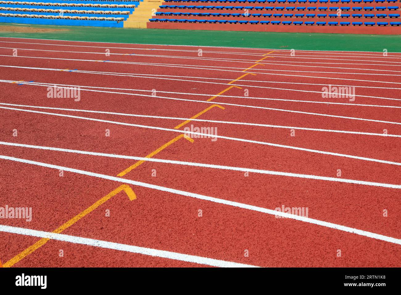 Plastic runways hi-res stock photography and images - Alamy