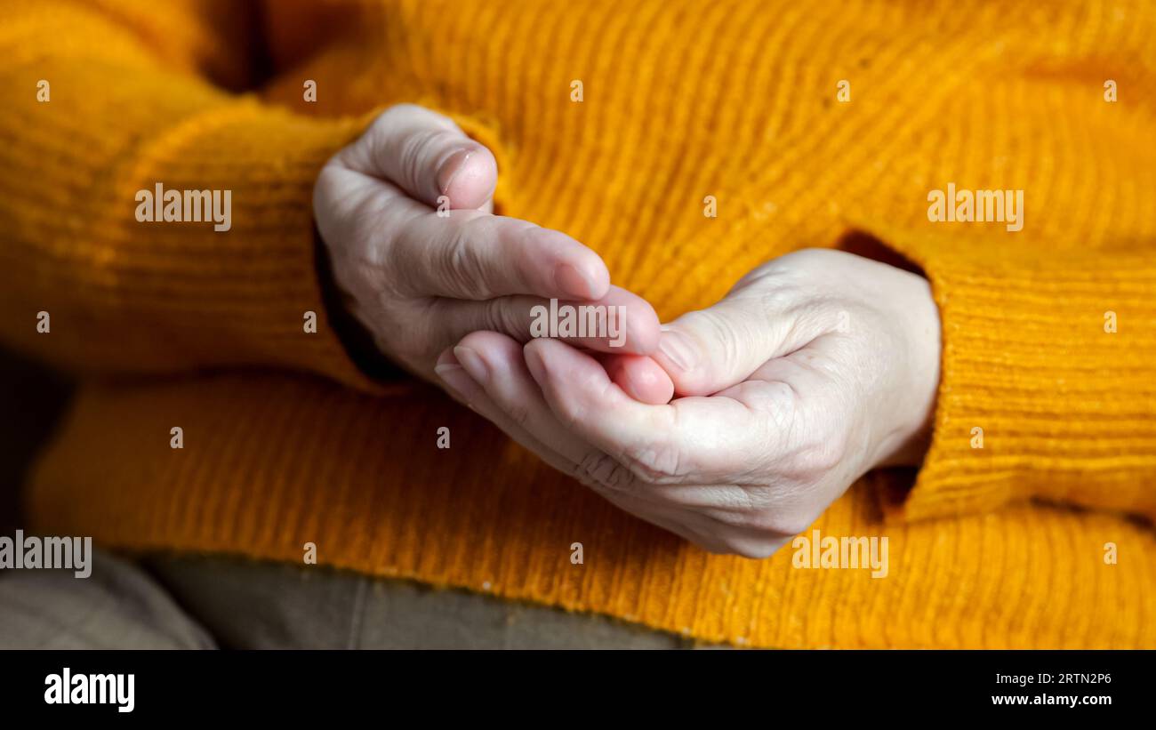 Mature woman unsure body hi-res stock photography and images - Alamy