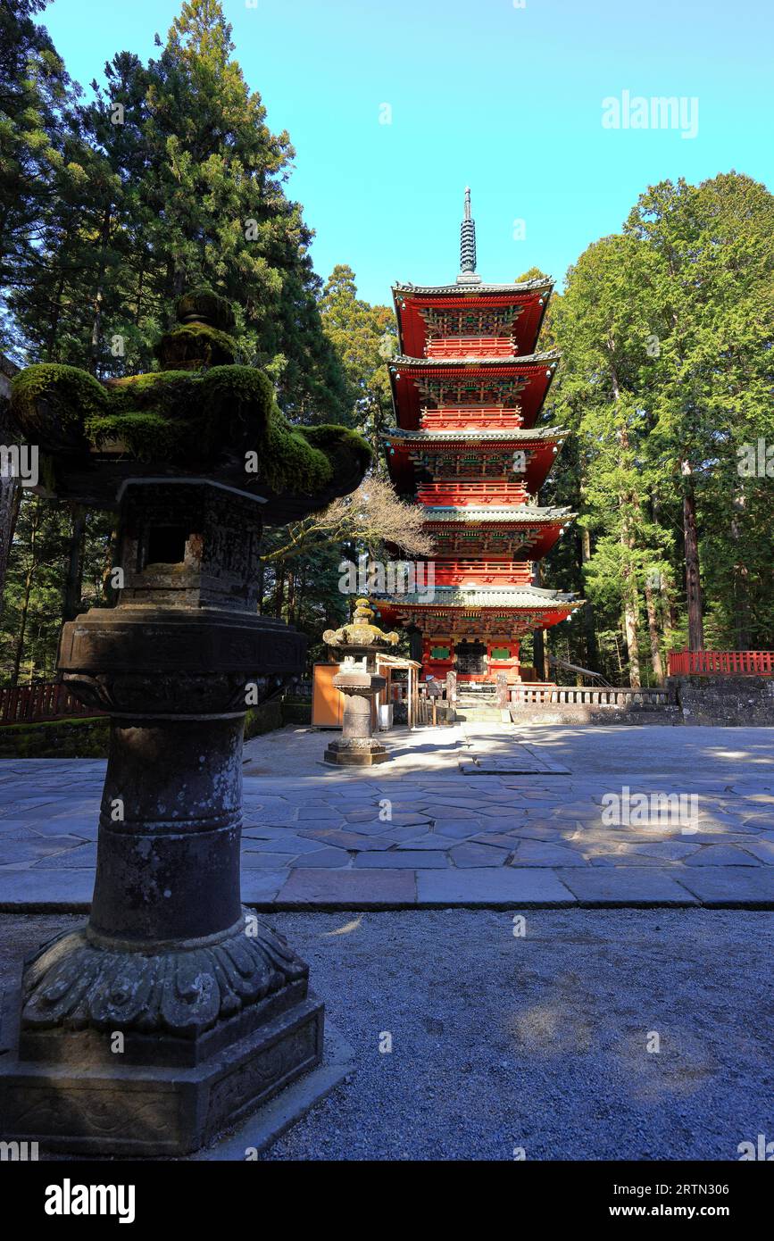 Toshogu Shrine ( 17th-century shrine honoring the first shogun and ...