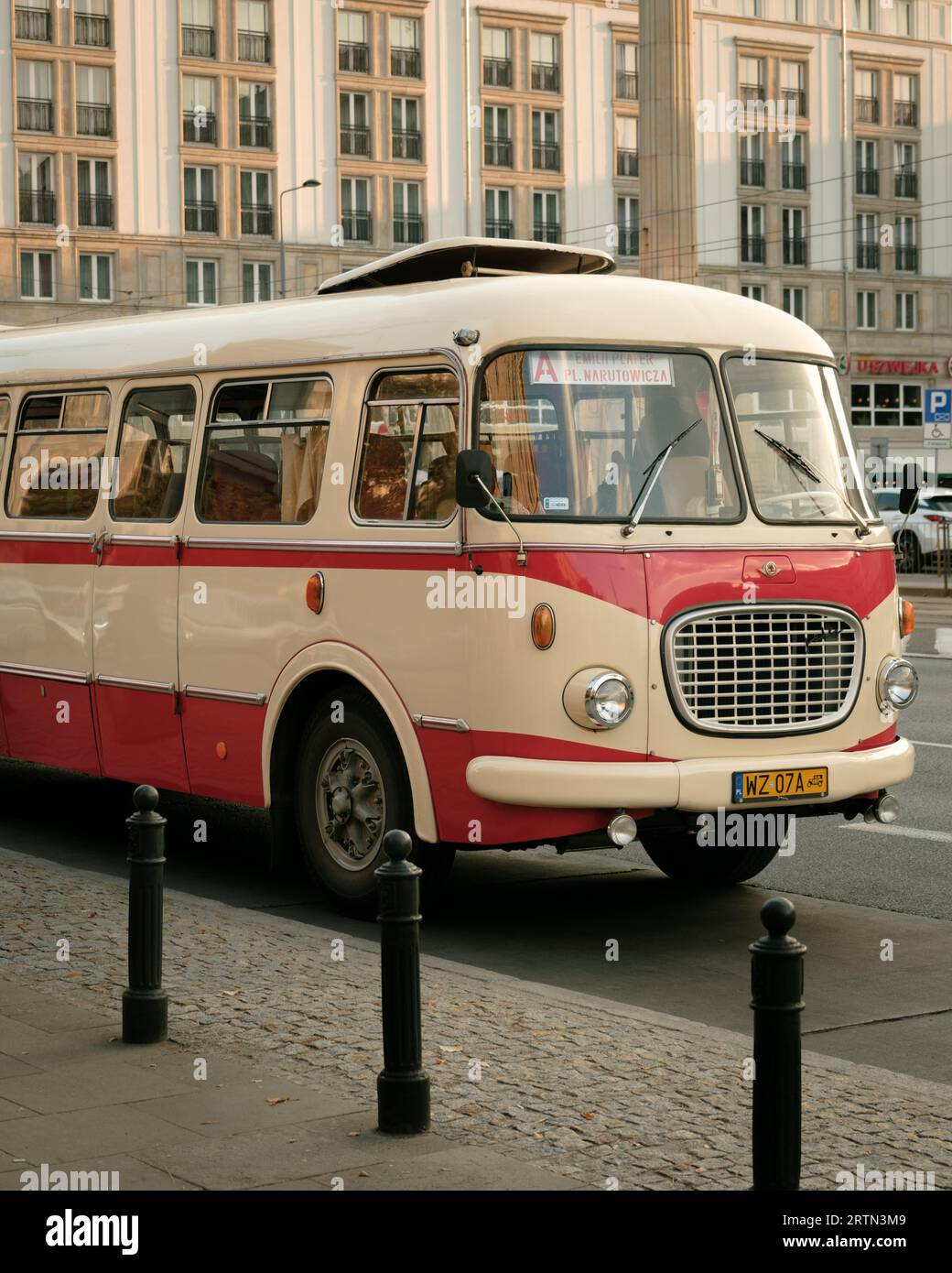 Vintage car in warsaw hi-res stock photography and images - Alamy