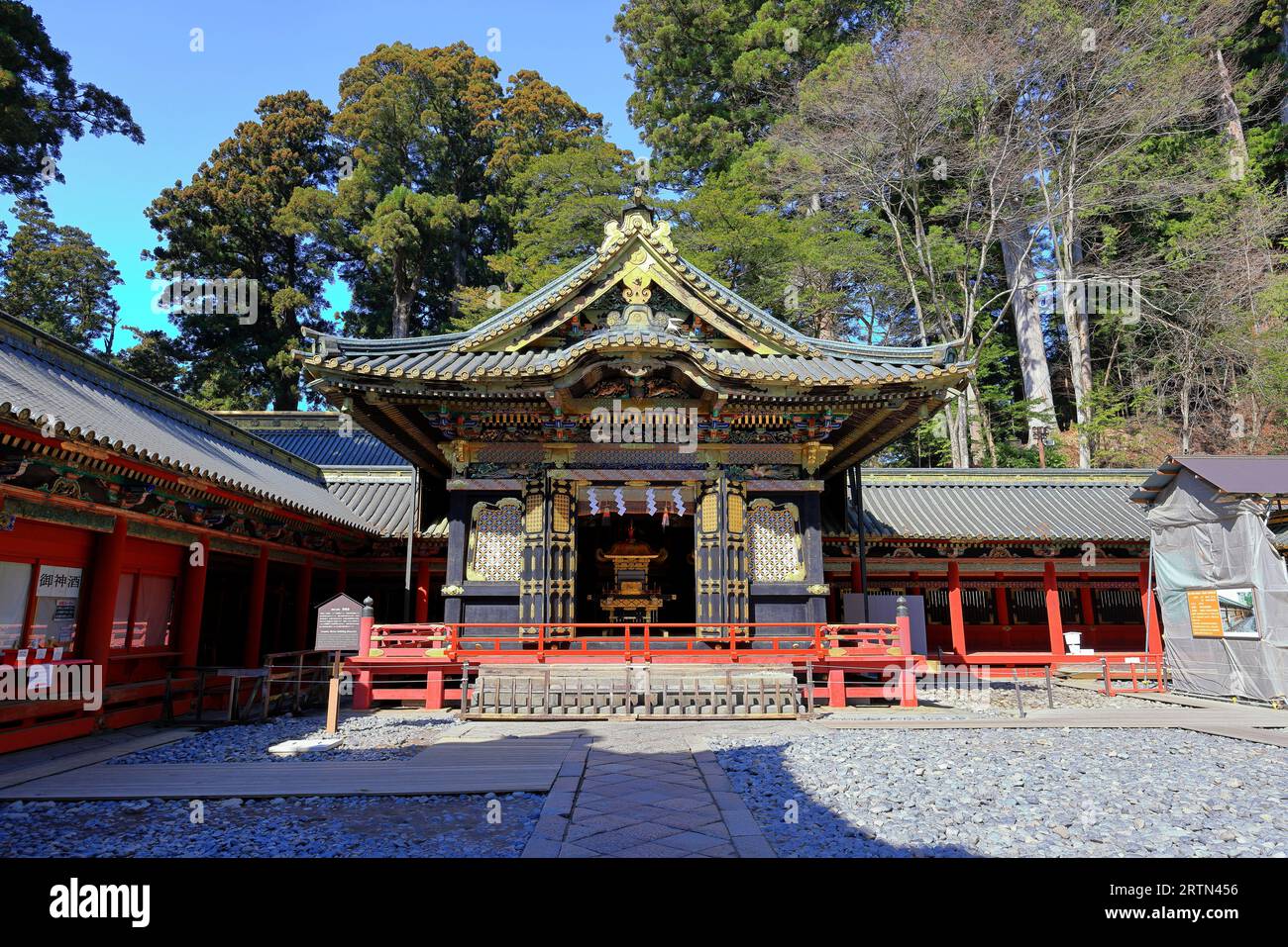 Toshogu Shrine ( 17th-century shrine honoring the first shogun and ...