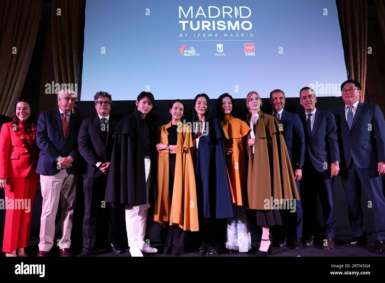 Korean actors Jeon Changa (4l), Cho Yeo-Jeong (5l), Kim Joo-Ryung (c ...