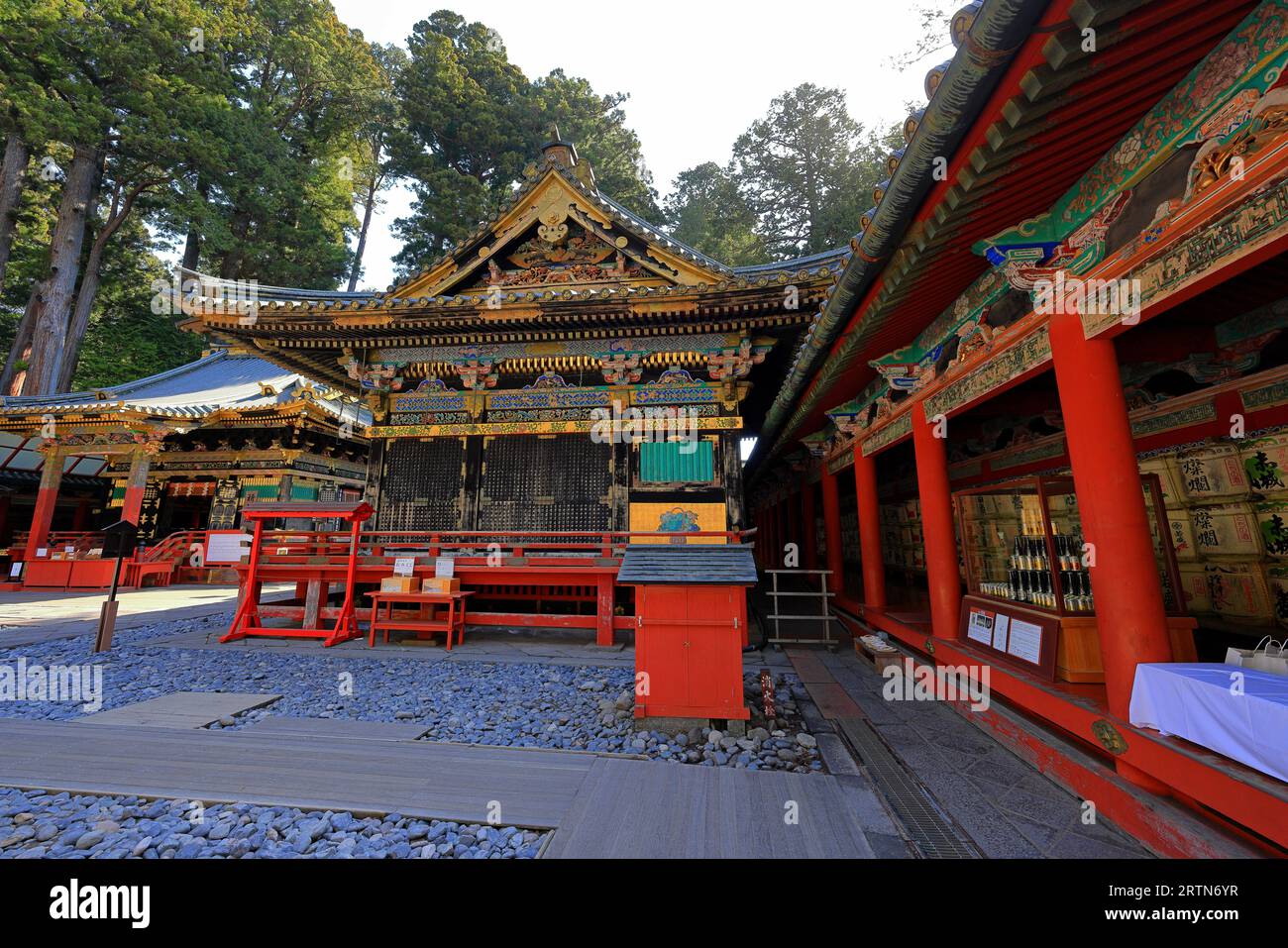 Toshogu Shrine ( 17th-century shrine honoring the first shogun and ...