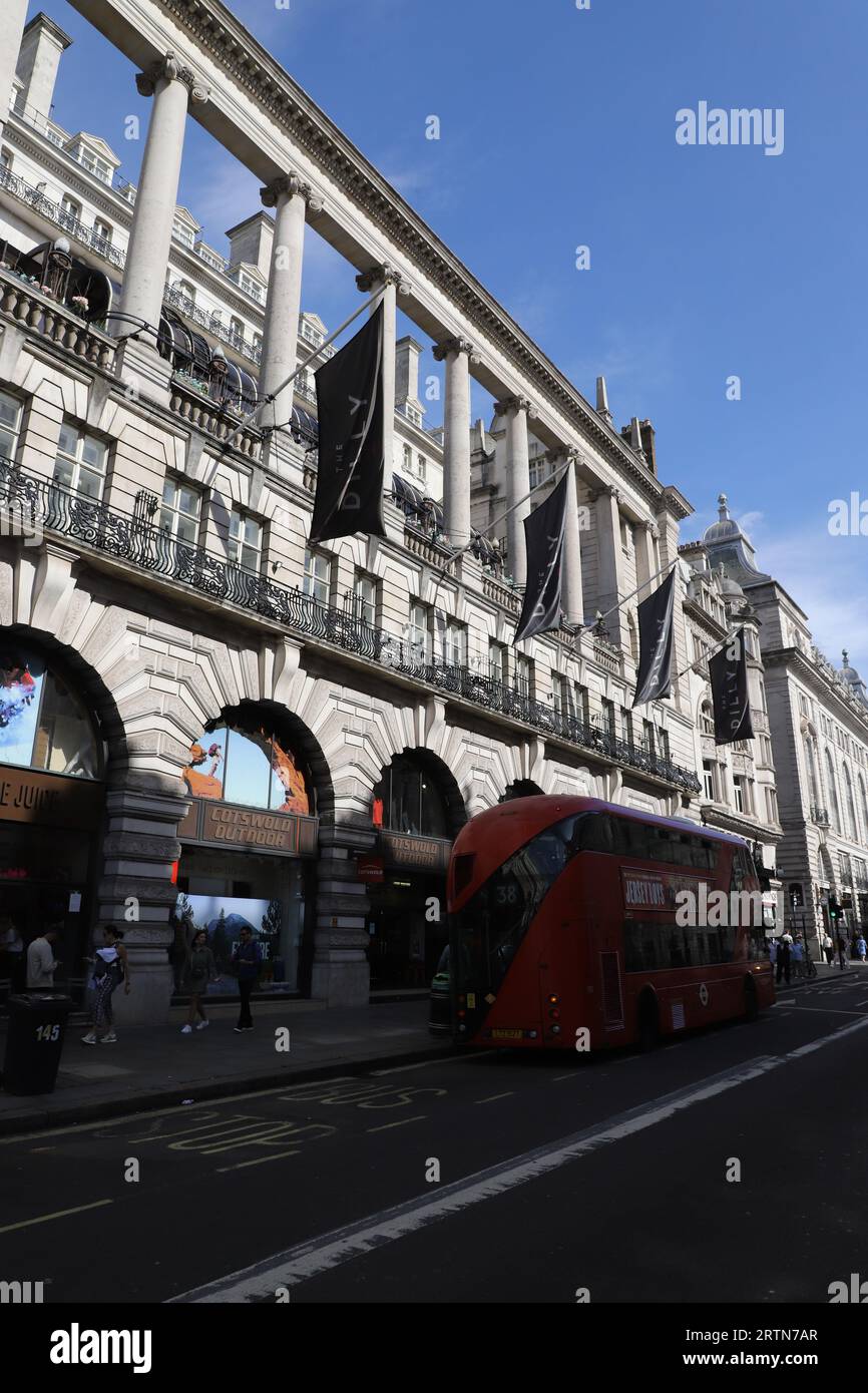 The dilly piccadilly london hi-res stock photography and images - Alamy