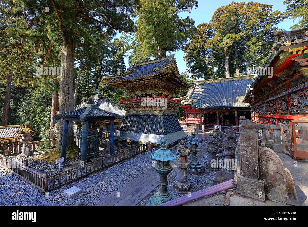 Toshogu Shrine ( 17th-century shrine honoring the first shogun and ...