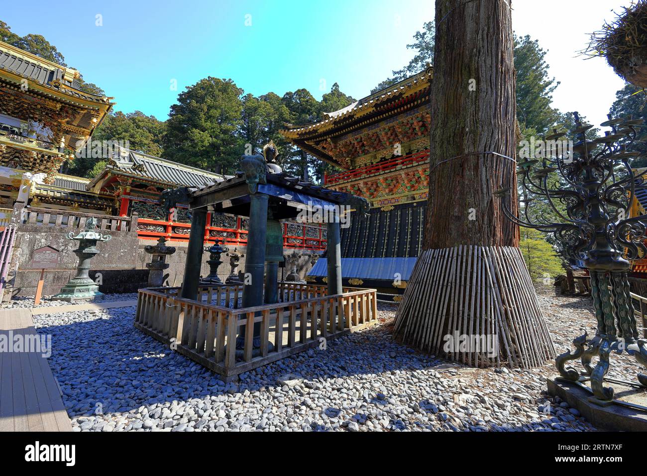 Toshogu Shrine ( 17th-century shrine honoring the first shogun and ...